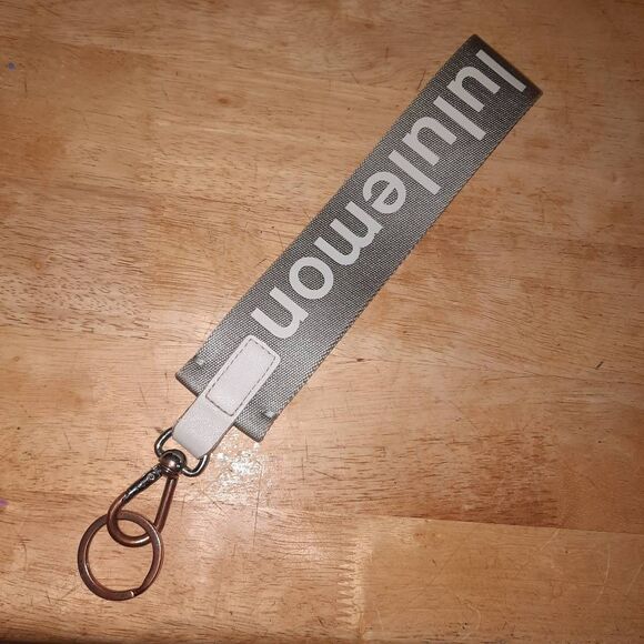 lululemon athletica | Accessories | Lululemon Never Lost Keychain ...